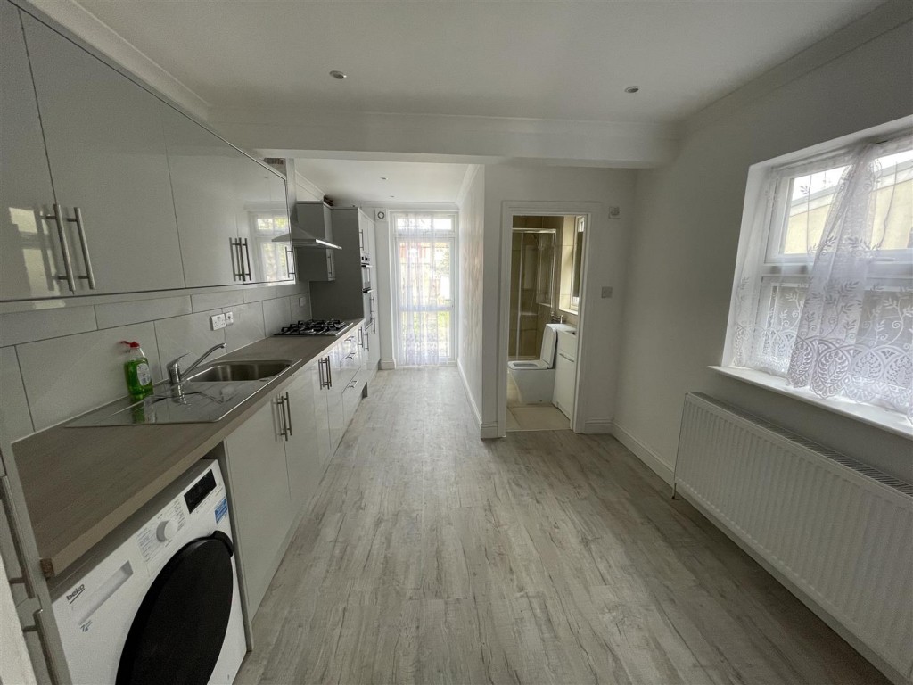 Bulstrode Road Hounslow TW3 3AW, 4 bedroom, House - End Terrace